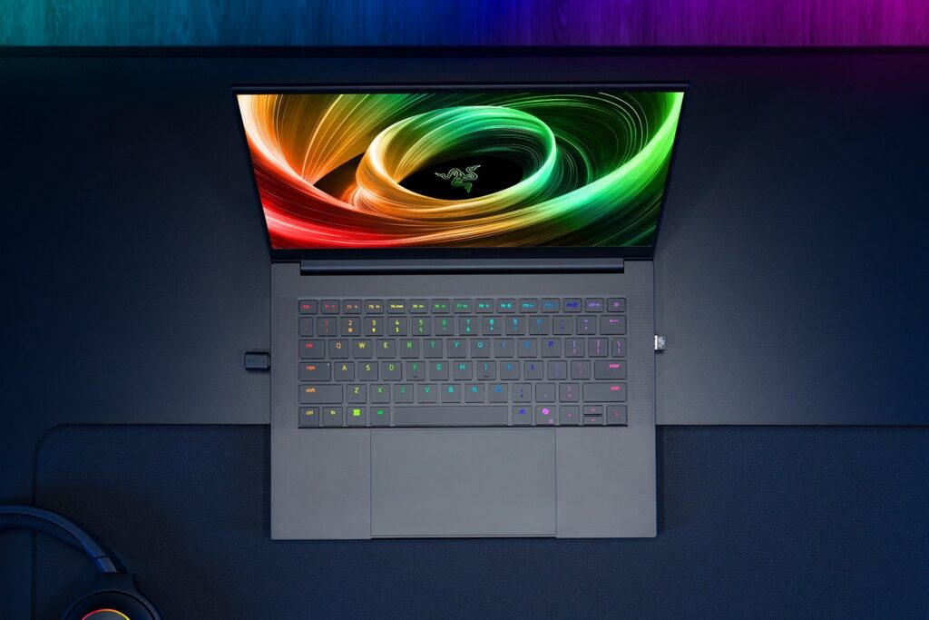 معرفی لپ تاپ Razer Blade 14 (مدل 2025) : باریک ترین لپ‌تاپ گیمینگ ۱۴ ...